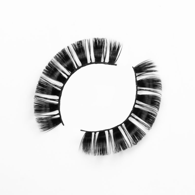 What Are Hybrid Lashes? The Ultimate Guide [2023 Updated]